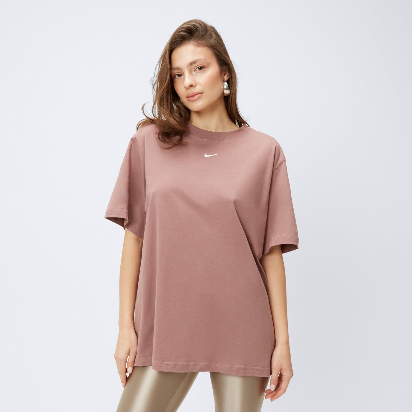 NIKE T-SHIRT W NSW TEE ESSNTL LBR (FD4149-208) BRĄZOWY | Damskie ...