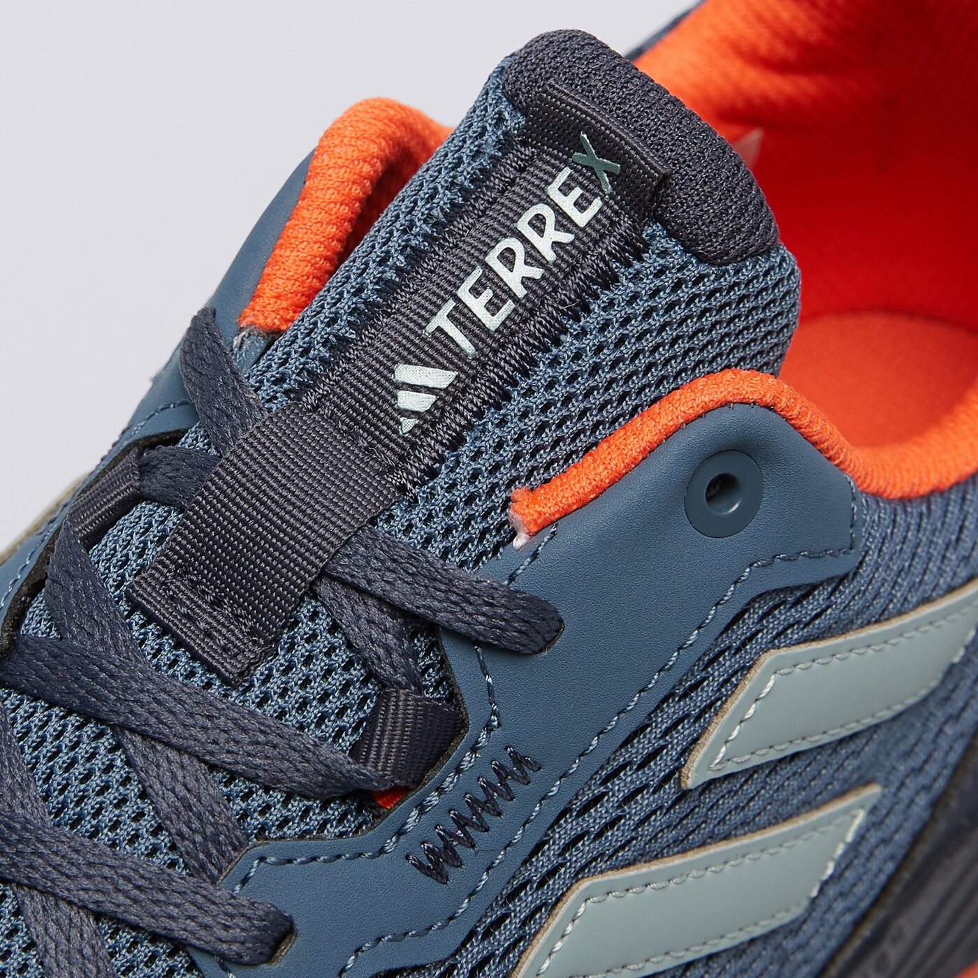 ADIDAS TRACEFINDER (IE5908) granatowy | Męskie Buty outdoor | 50 style