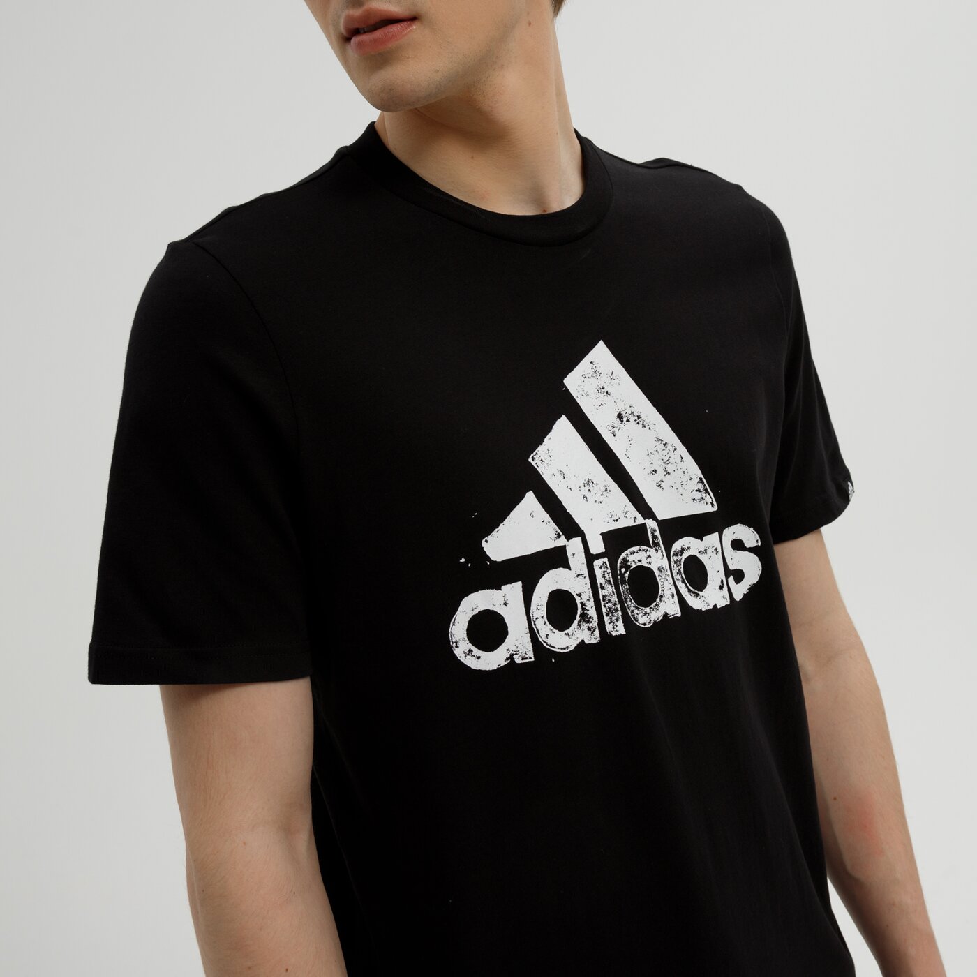 ADIDAS T-SHIRT SS M BRUSH G T (HE4794) czarny | Męskie Koszulki | 50 style