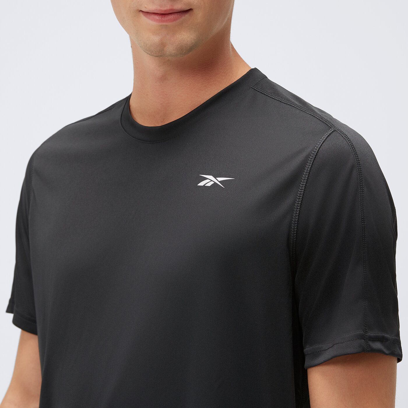 REEBOK T-SHIRT SS TECH (HI3916) czarny | Męskie Koszulki | 50 style