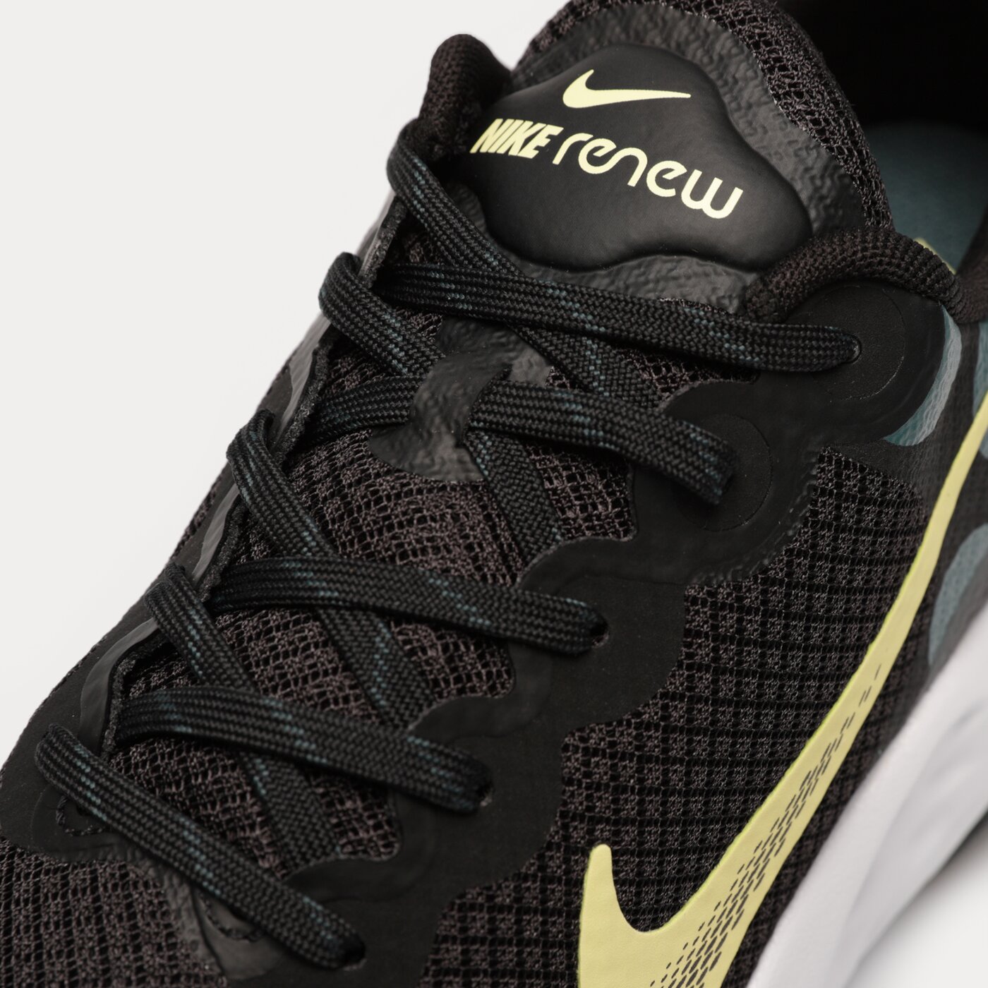 NIKE RENEW RIDE 3 (DC8185-007) czarny | Męskie Buty do biegania | 50 style