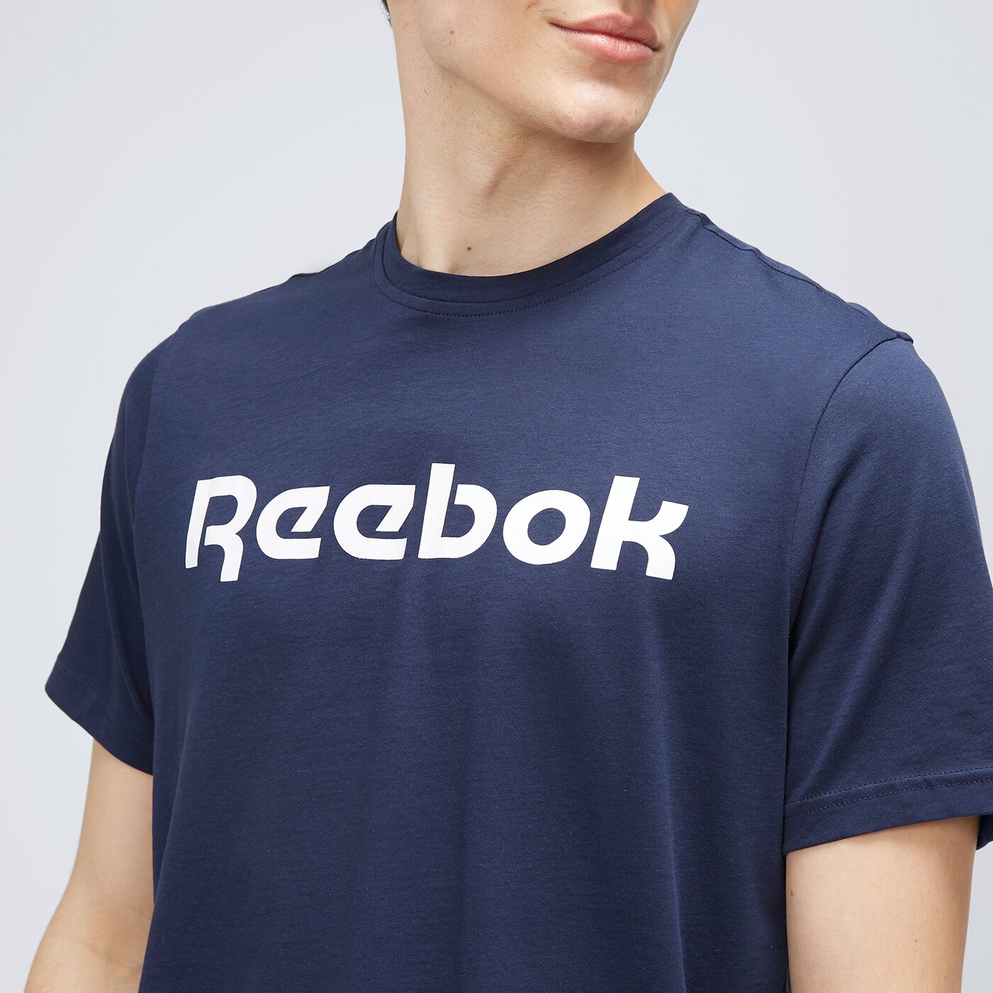 REEBOK T-SHIRT GS REEBOK LINEAR READ (GN5378) granatowy | Męskie Koszulki | 50 style