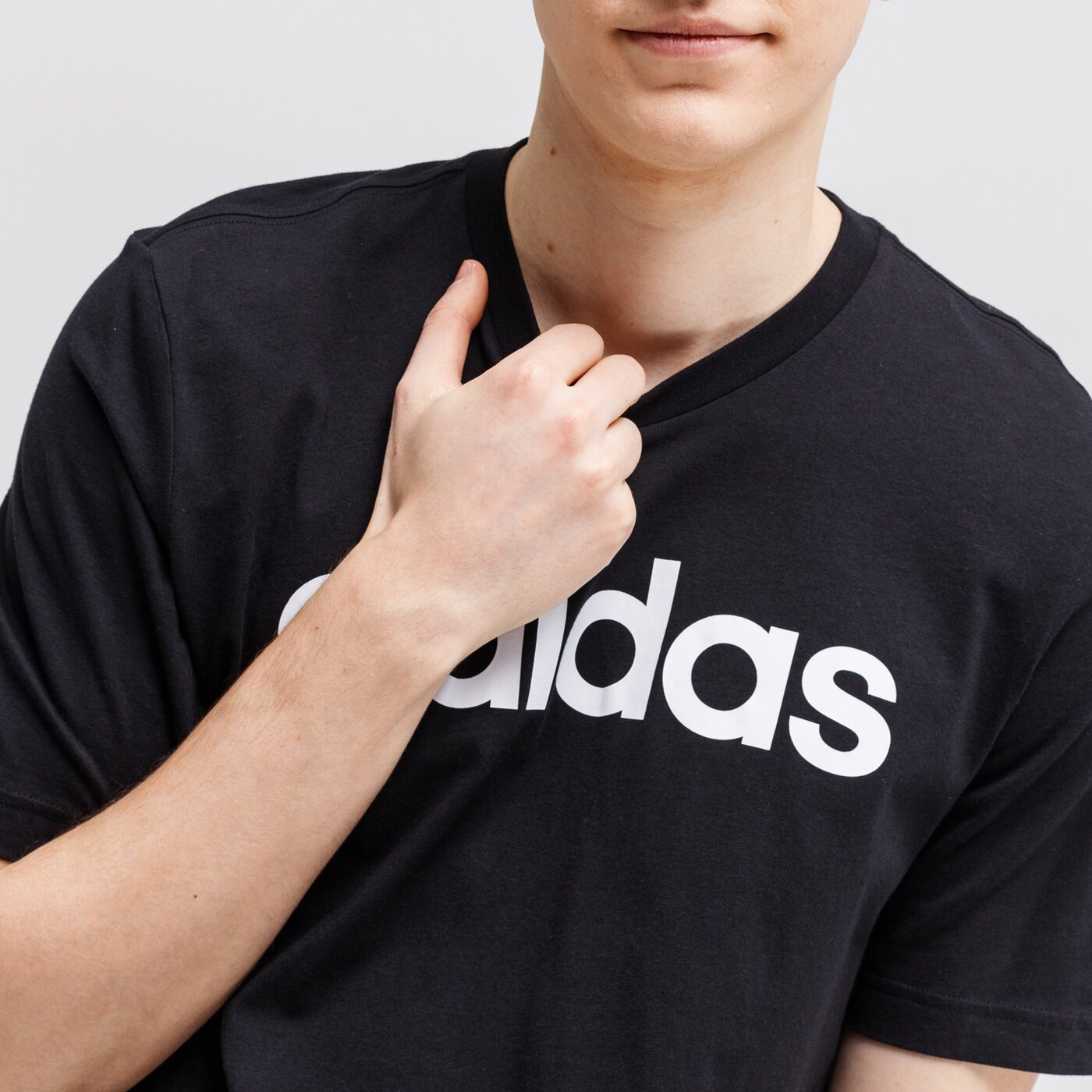 ADIDAS T-SHIRT E LIN (DU0404) czarny | Męskie Koszulki | 50 style