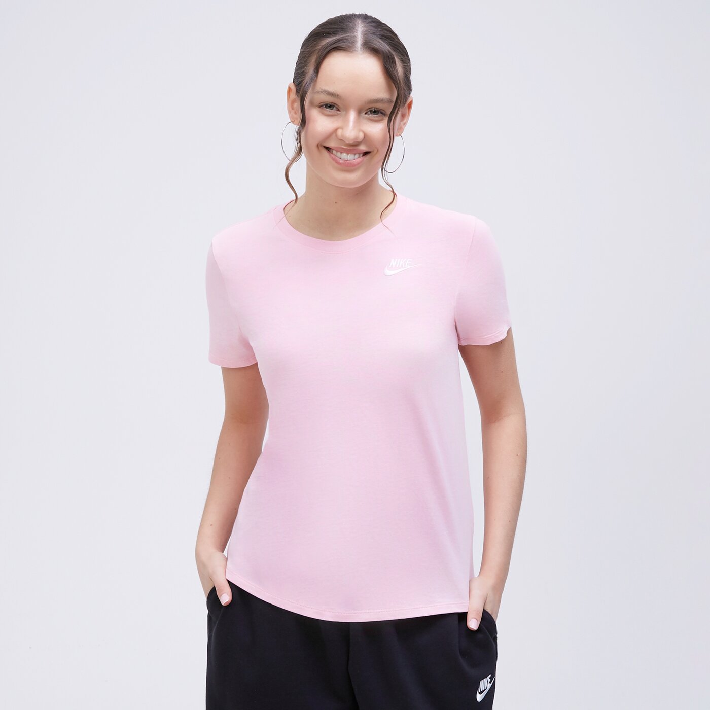 NIKE T-SHIRT W NSW TEE CLUB (DX7902-690) różowy | Damskie Koszulki | 50 style